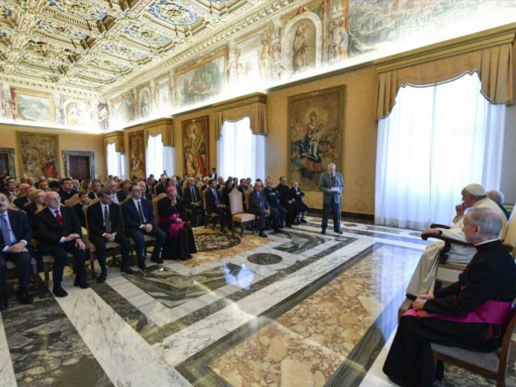 Papa Francesco: a Copercom, no all'”aggettivismo”, “porre attenzione ai ...