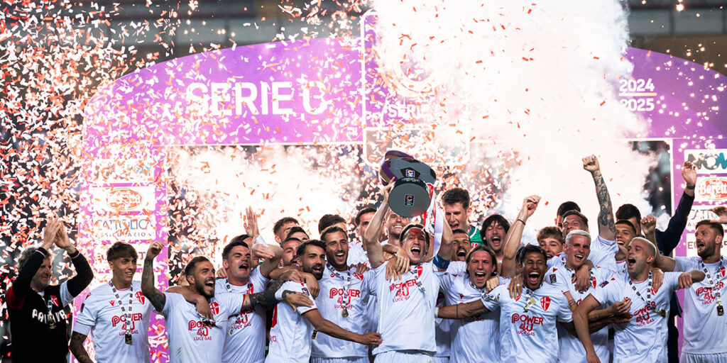 Calcio Padova. Due estati a confronto: dalla delusione dei playoff al ...