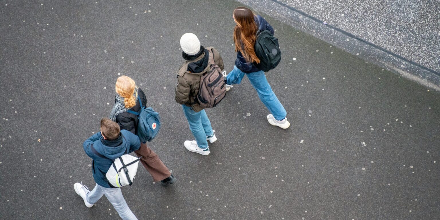 Gen-Z e democrazia: una generazione consapevole, critica e più ...